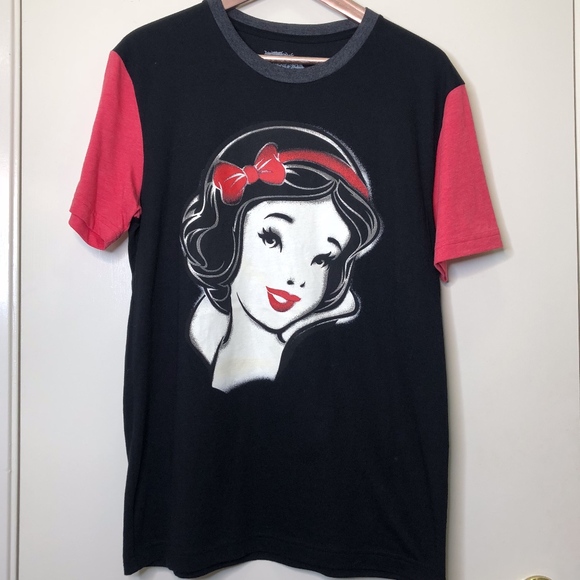 Disney | Tops | Disney Snow White Tshirt Medium | Poshmark
